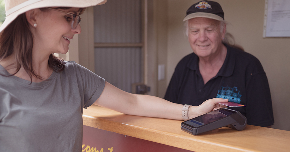 What is No Cost EFTPOS and is it right for my business? | Bendigo Bank